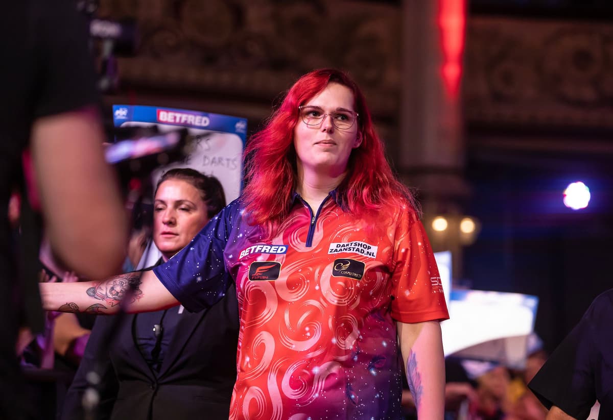 Champion Beau Greaves Insists on Gender Separation in Darts: “Women ...
