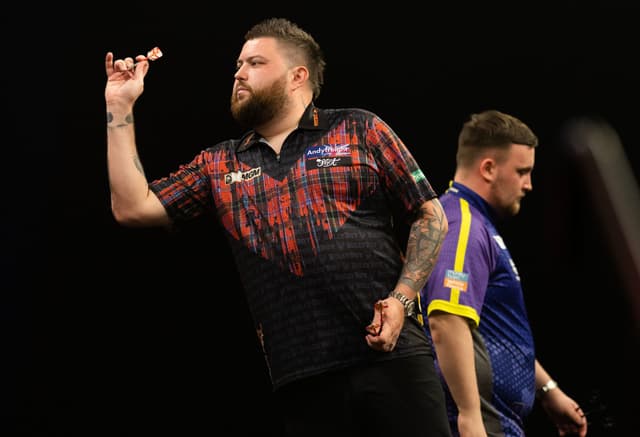 Guide on How to Hold a Dart for Precision and Control