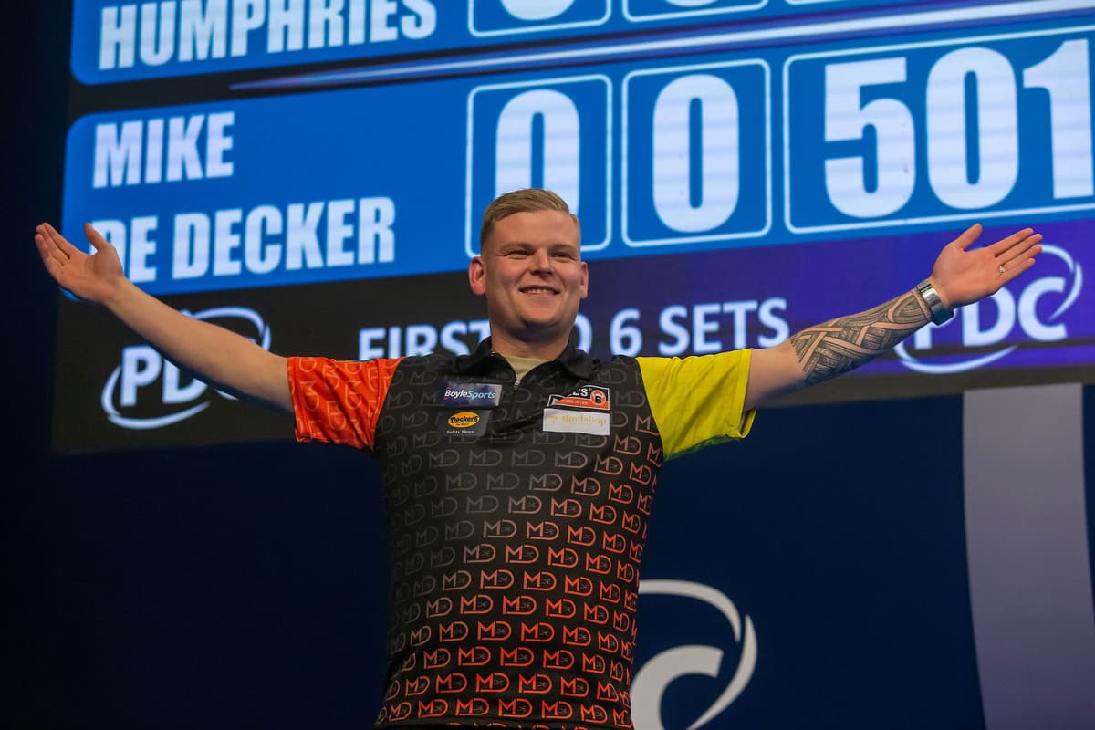 Mike De Decker Beats Luke Humphries to Win Maiden PDC Televised Title
