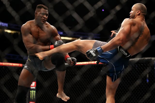 The Fundamentals of Striking in MMA: A Complete Overview