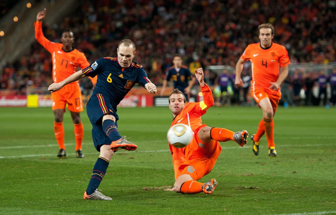 The Best Central Midfielders Ever