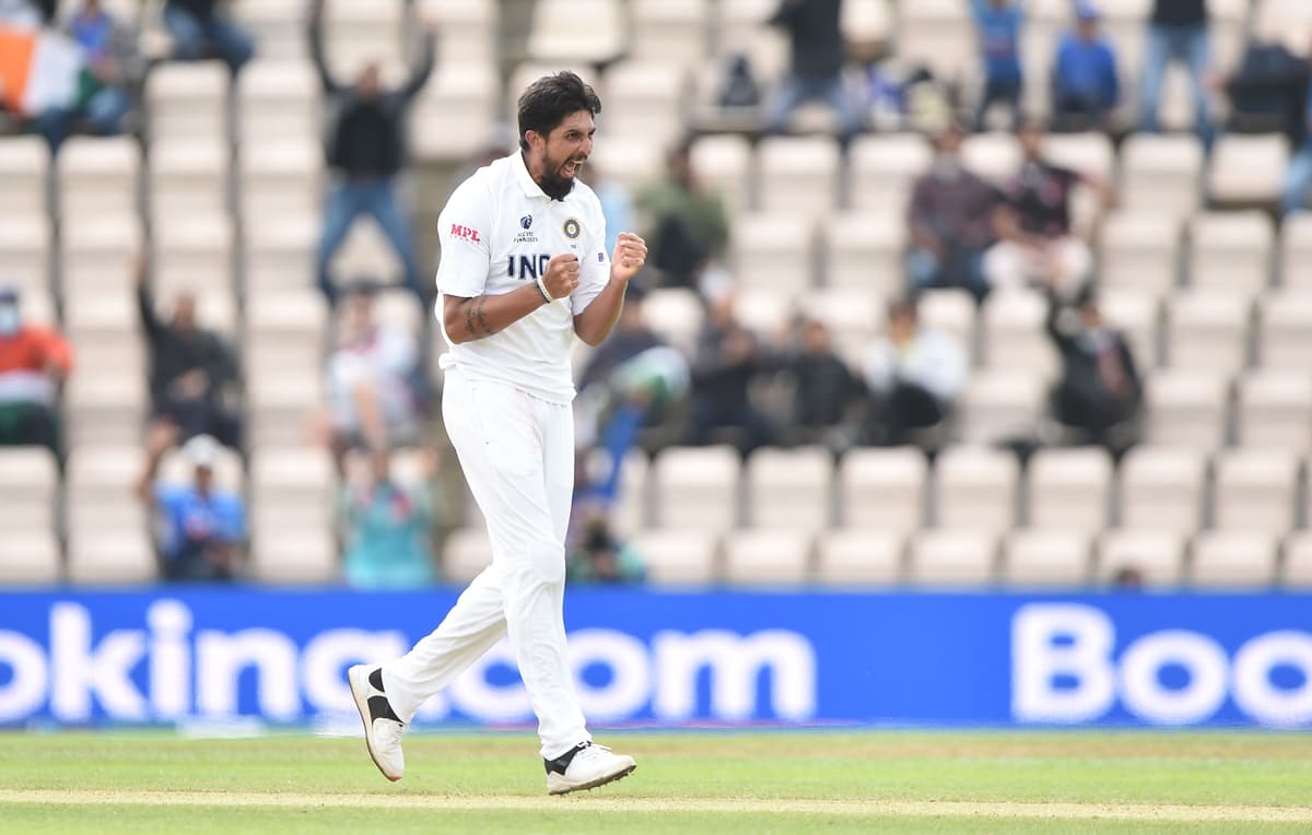 Top 10 Bowlers With Most Wickets in Tests for India