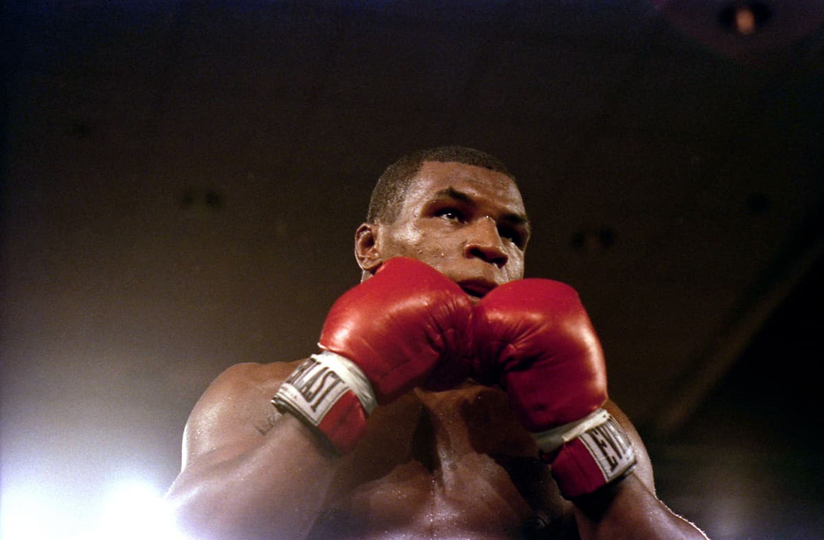 Tyson vs Holyfield: Who Was the Better Heavyweight in the 90s?