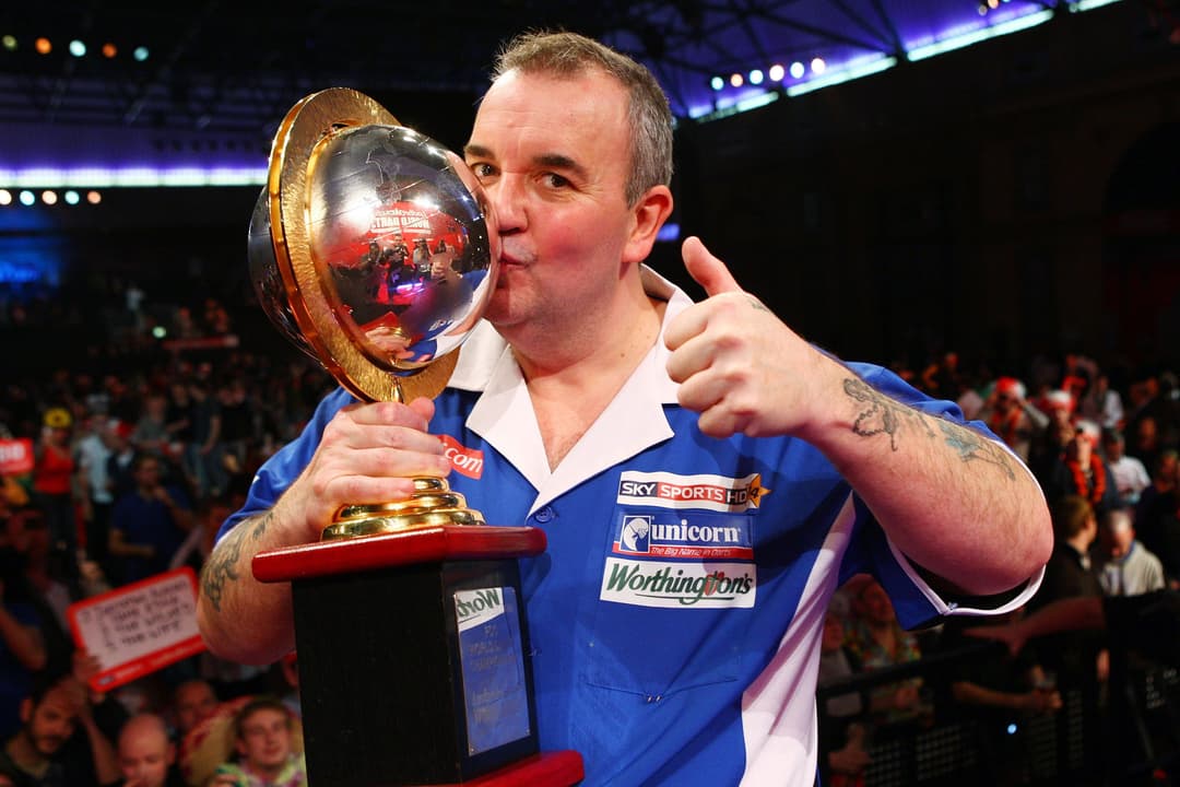 Top 10 All-Time Great Darts Players (2025)