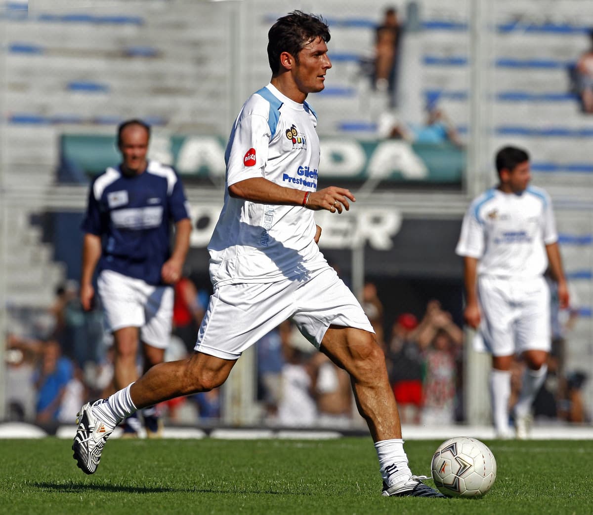 Top 10 Greatest Argentina Footballers